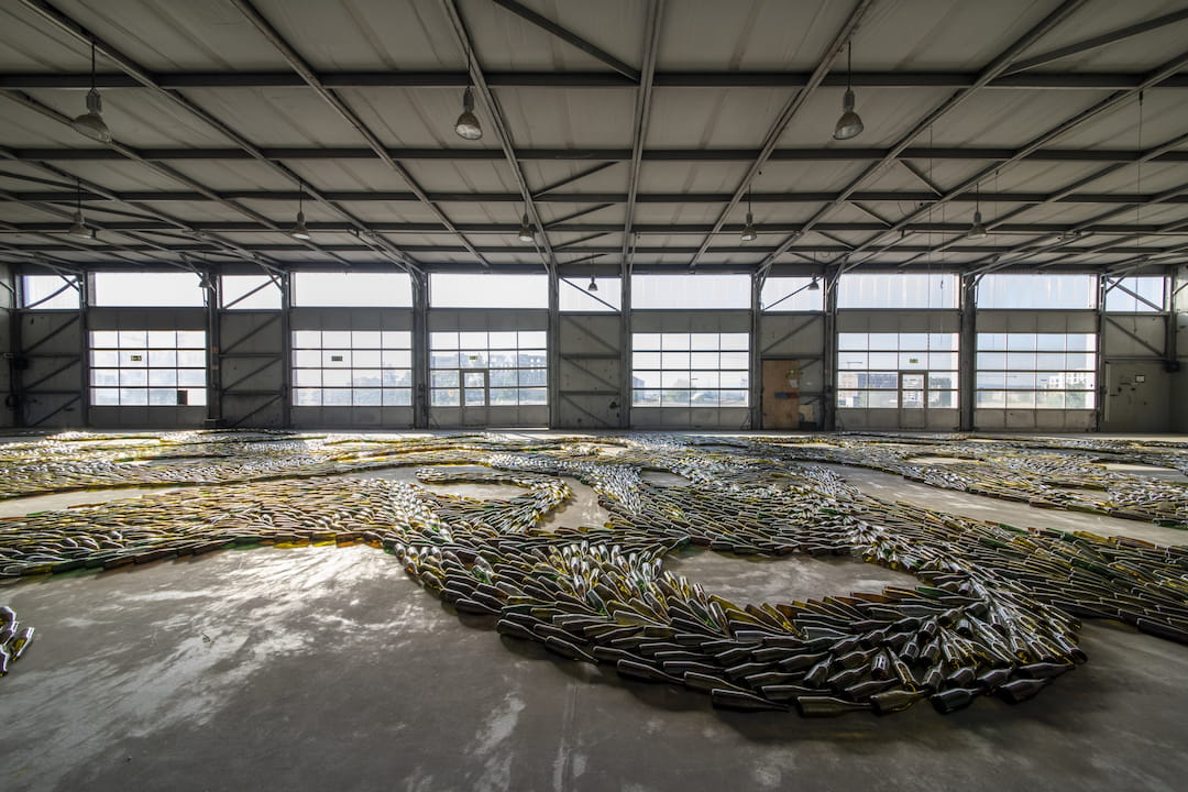 Autostrada Biennale e shndërron historinë në materialin e vet - Ardit ...